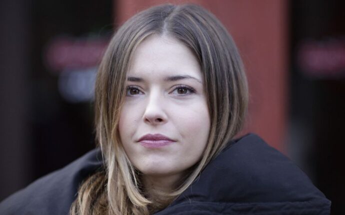 Who Is Tygh Runyan Wife Sarah Lind- Age Children & Net Worth 2022 ...