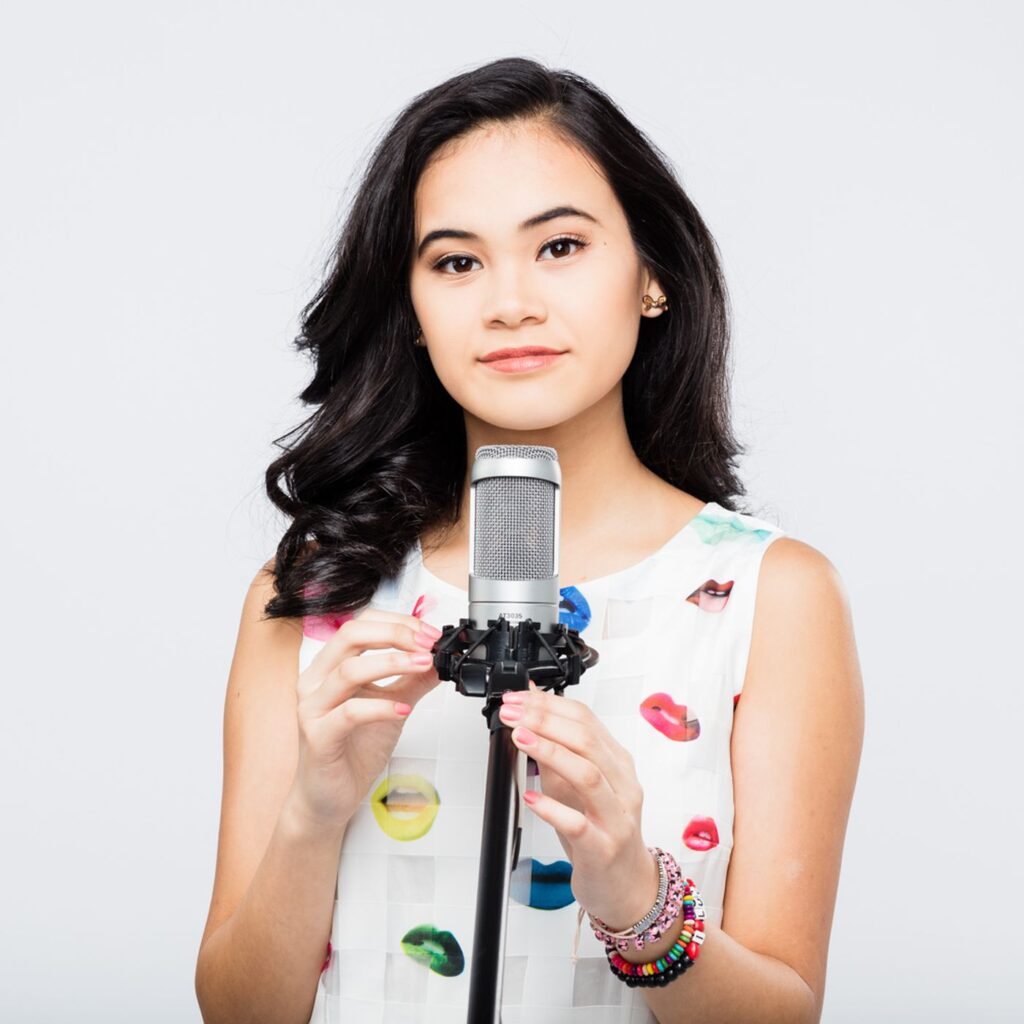 What Happened To The Maple Leafs Anthem Singer, Martina Ortiz Luis ...