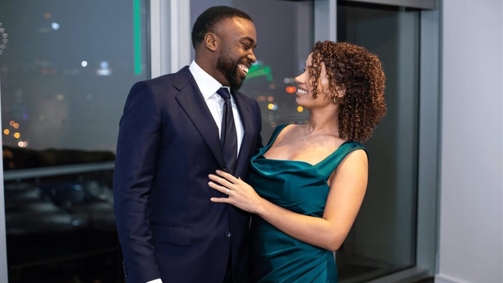 Who Are British Singer RAYE Sisters And Parents? Family In Detail ...