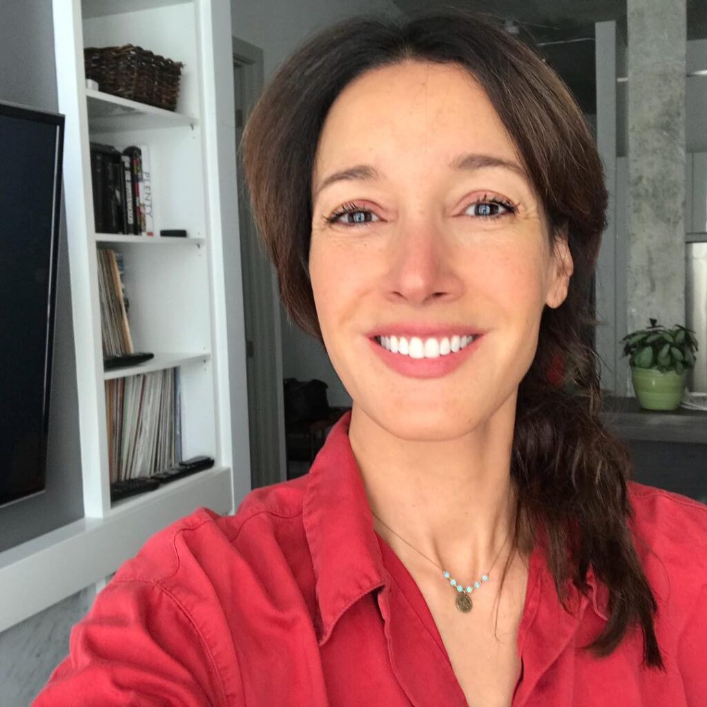 Who Is Actress Jennifer Beals Daughter: Ella Dixon? Jennifer Beals ...