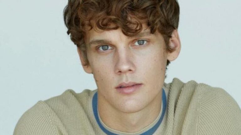 Who Is Mark Kelly Ex-Wife Amelia Victoria? Facts To Know About Amelia ...