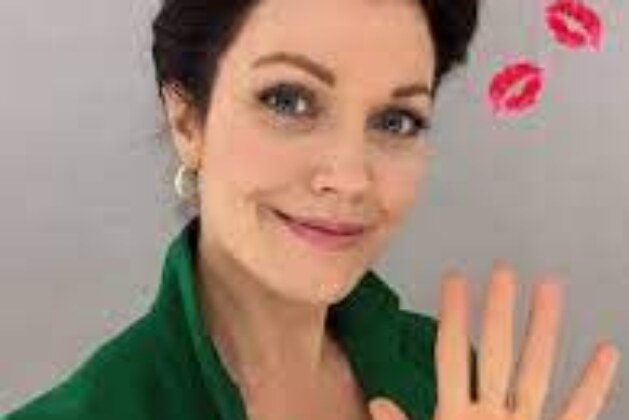 Is Actress Bellamy Young Married To Her Boyfriend: Ed Weeks? Kids And ...