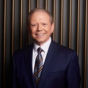 Who Are British Singer RAYE Sisters And Parents? Family In Detail ...