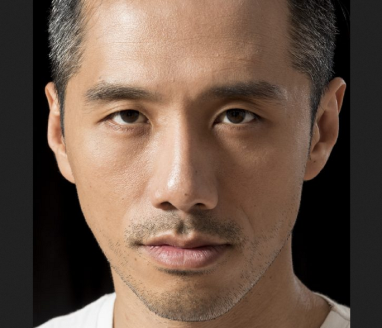 Who Are British Singer RAYE Sisters And Parents? Family In Detail ...